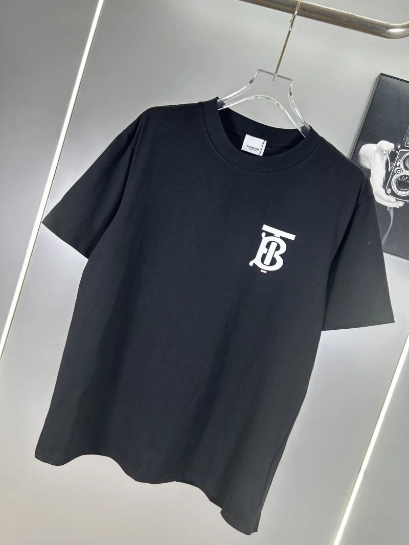 Accurate model Burberry T-Shirts