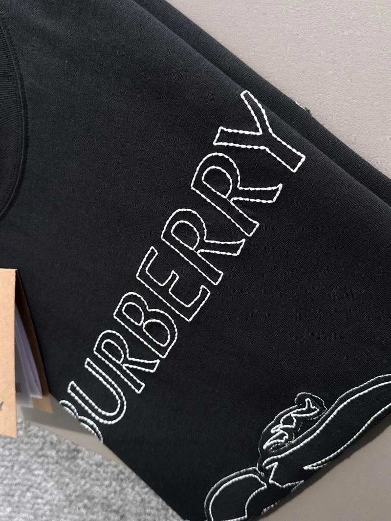 Accurate model Burberry T-Shirts
