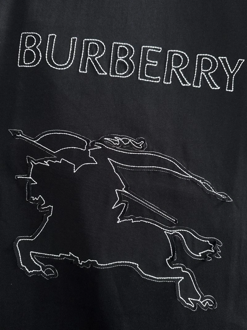 Accurate model Burberry T-Shirts