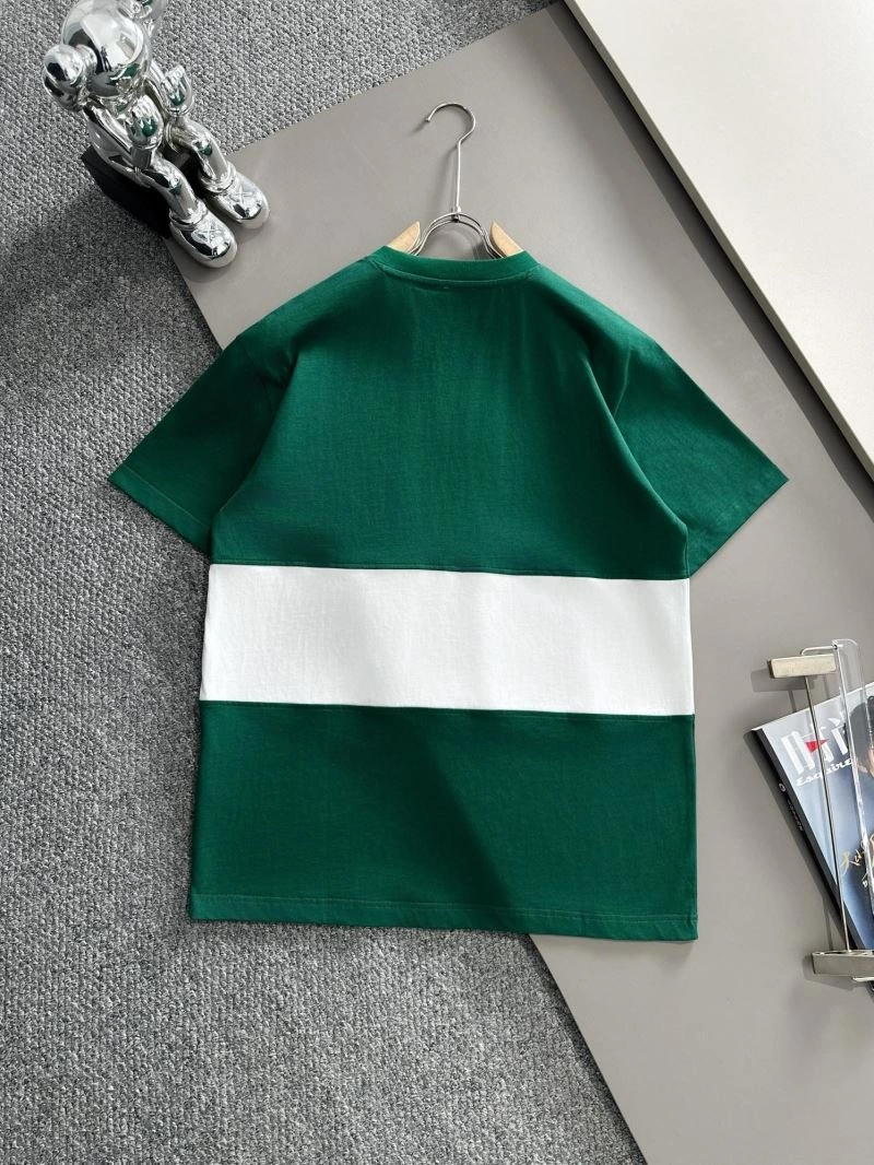Accurate model Burberry T-Shirts
