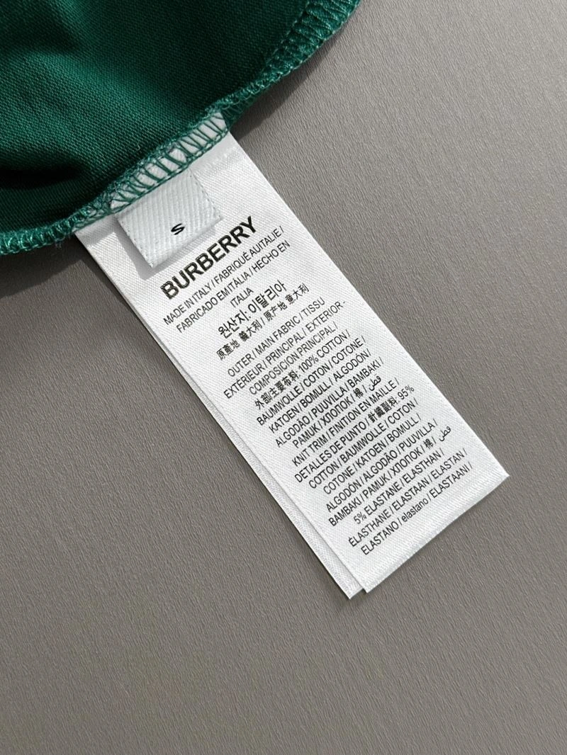 Accurate model Burberry T-Shirts