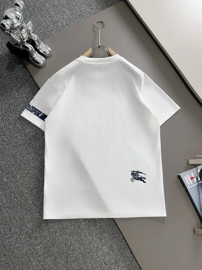Accurate model Burberry T-Shirts