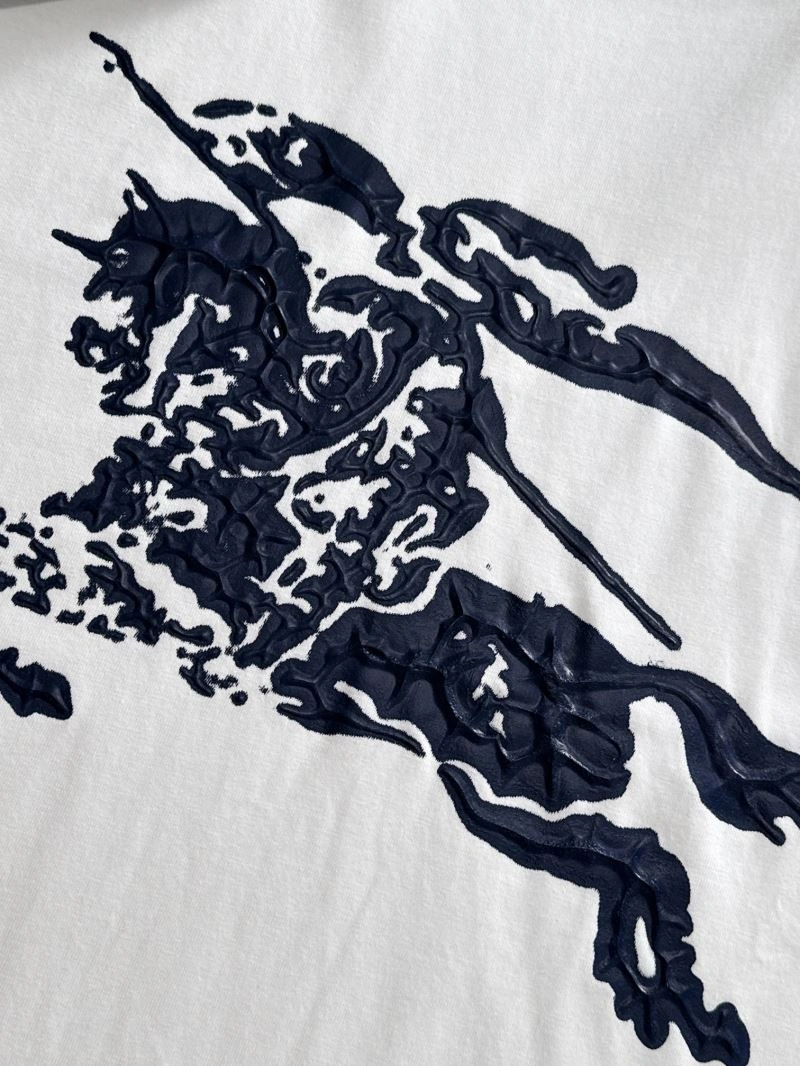 Accurate model Burberry T-Shirts