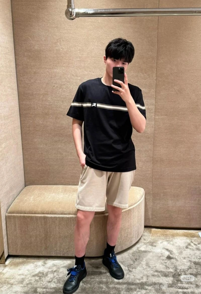 Affordable Burberry T-Shirts
