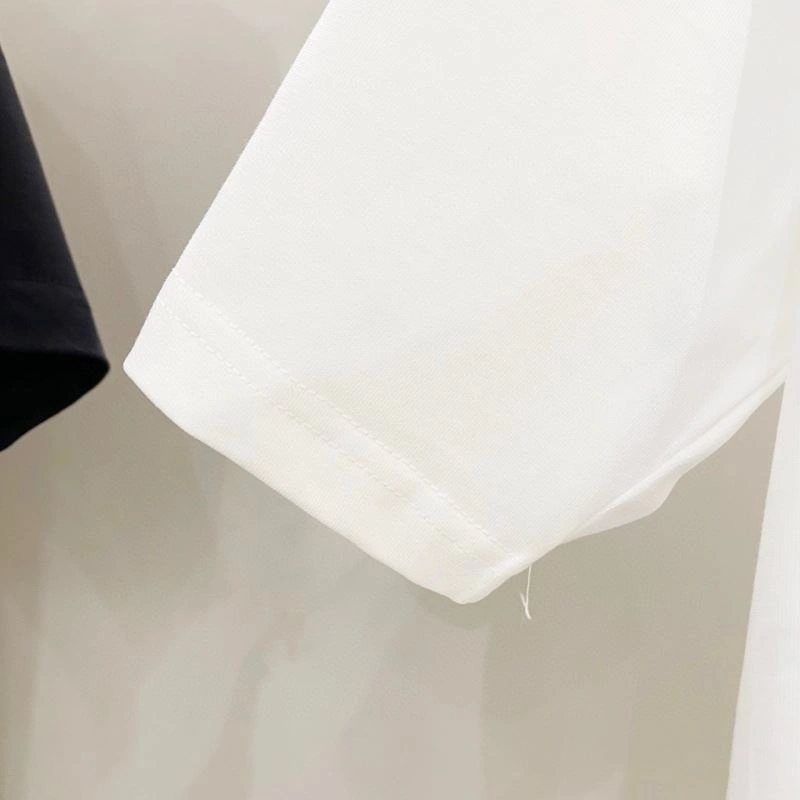 Accurate model Burberry T-Shirts