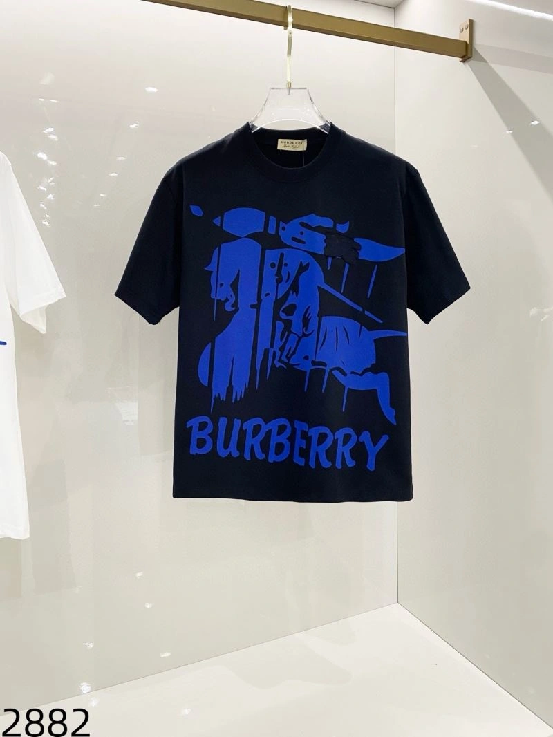 Accurate model Burberry T-Shirts
