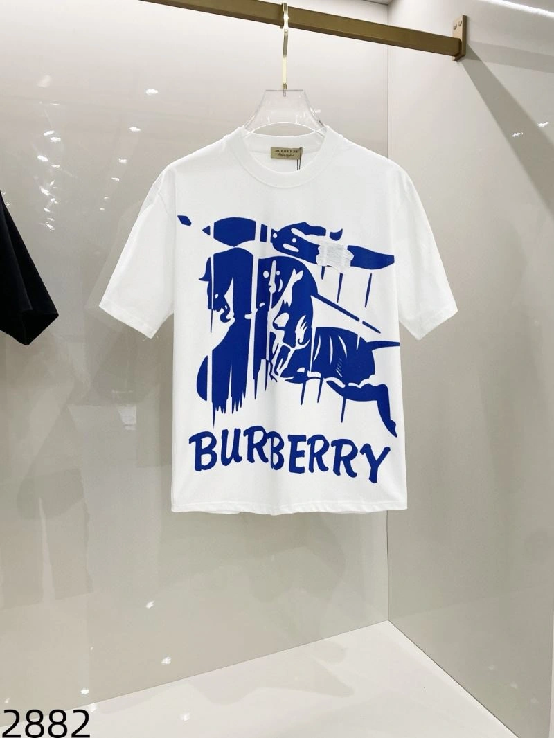 Accurate model Burberry T-Shirts