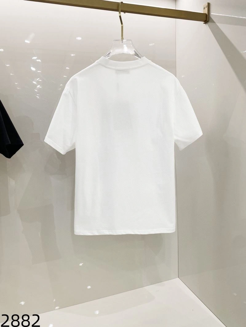 Accurate model Burberry T-Shirts