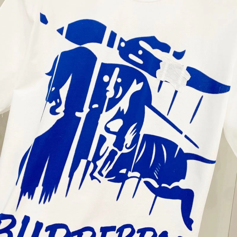 Accurate model Burberry T-Shirts
