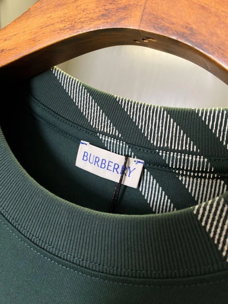 Low-cost Burberry T-Shirts