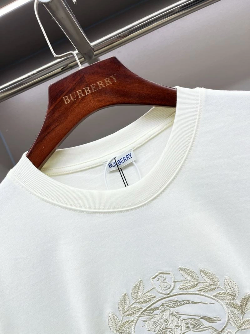 Low-cost Burberry T-Shirts