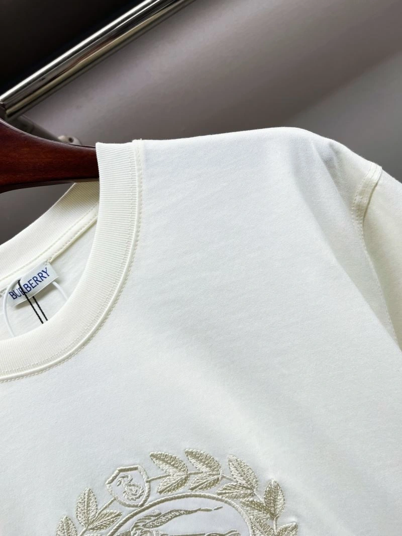 Low-cost Burberry T-Shirts