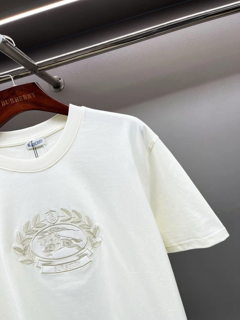 Low-cost Burberry T-Shirts