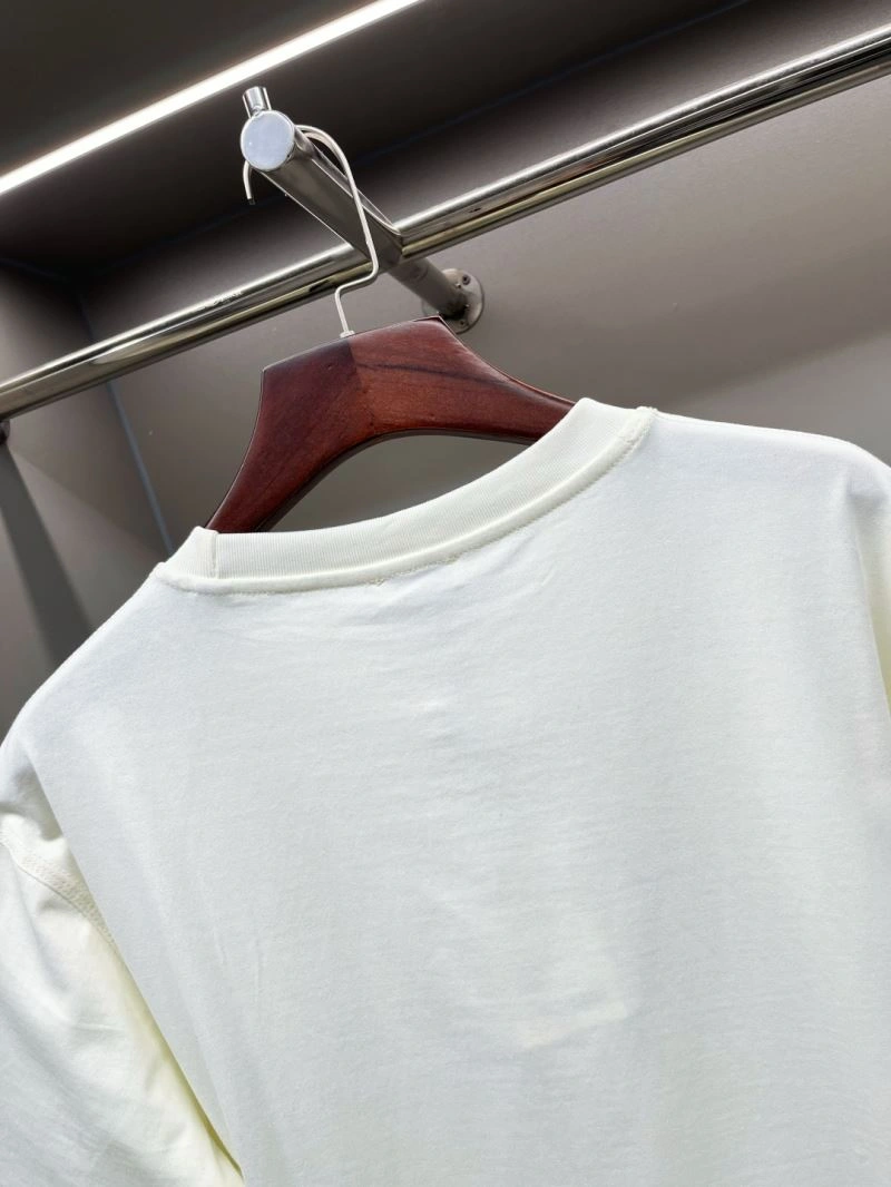 Low-cost Burberry T-Shirts