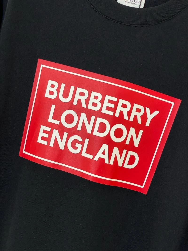 Accurate model Burberry T-Shirts