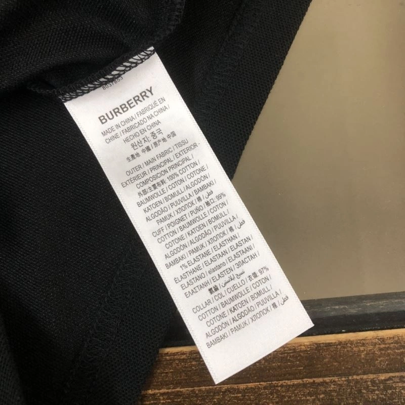 Accurate model Burberry T-Shirts