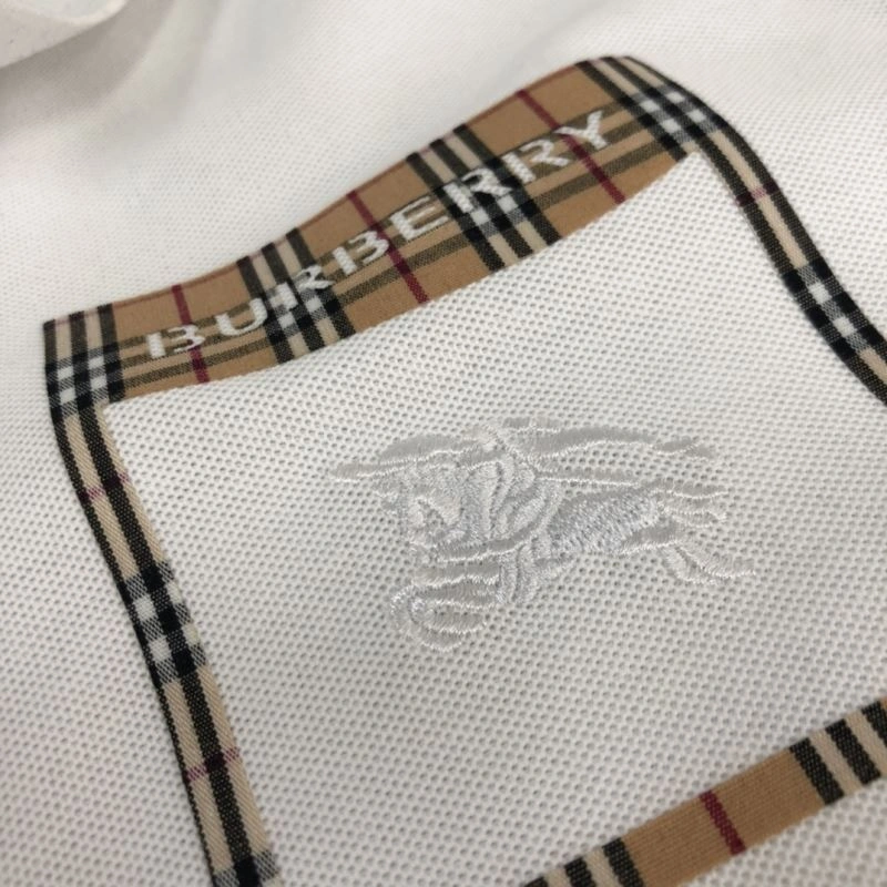 Low-cost Burberry T-Shirts