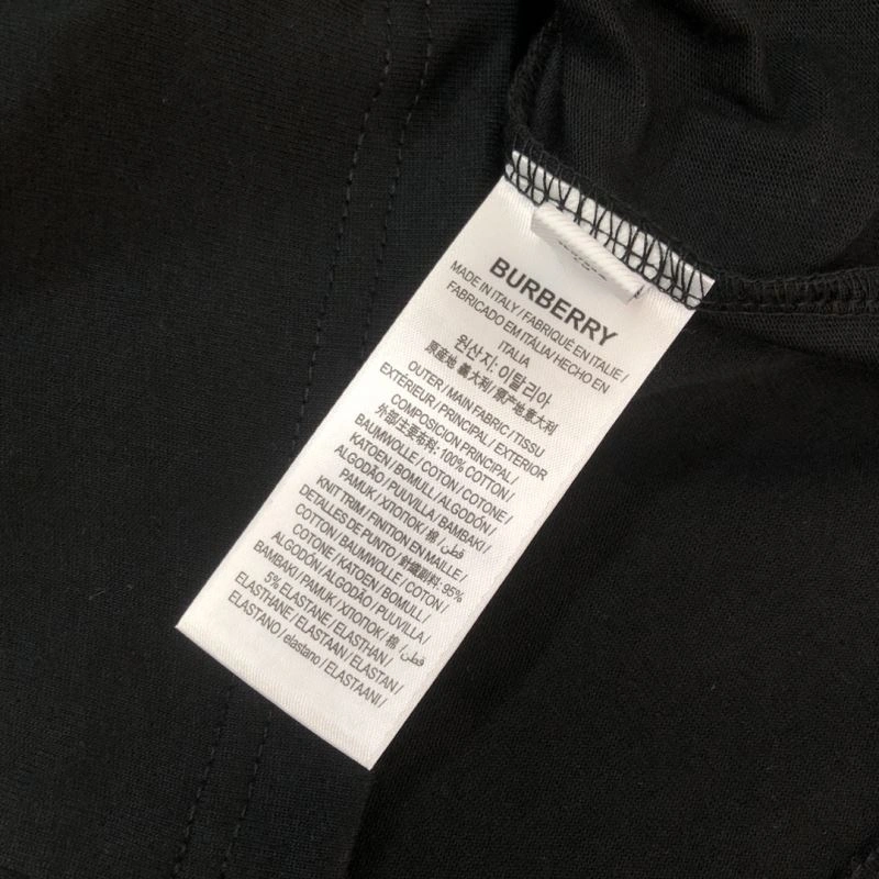 Accurate model Burberry T-Shirts