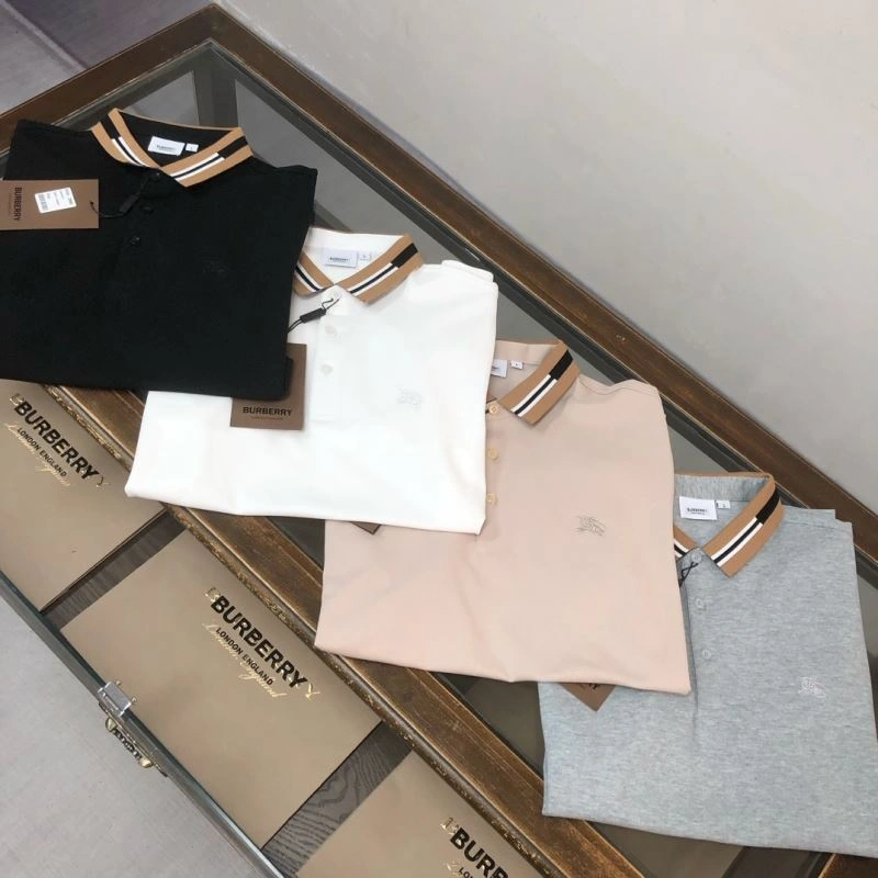 Accurate model Burberry T-Shirts