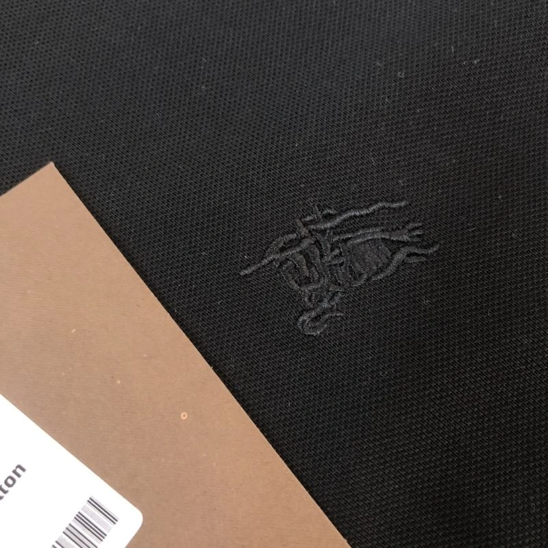 Accurate model Burberry T-Shirts
