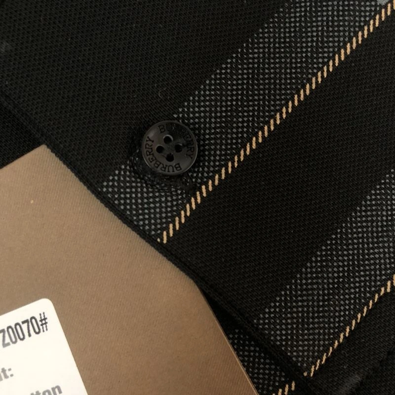Accurate model Burberry T-Shirts