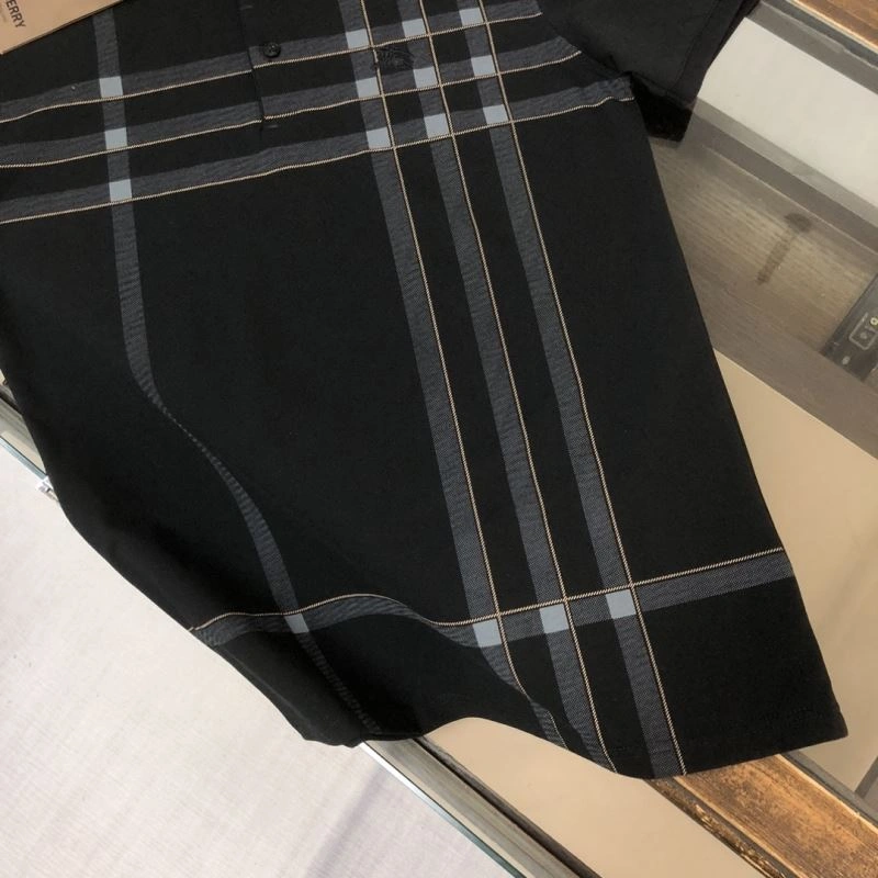 Accurate model Burberry T-Shirts