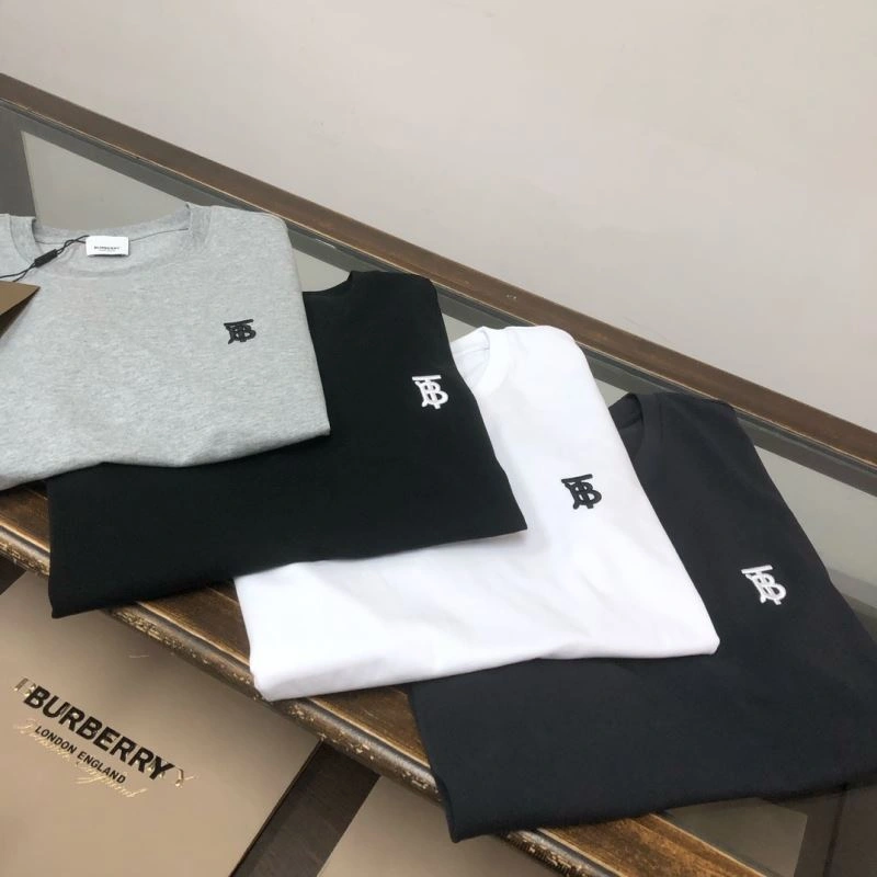 Low-cost Burberry T-Shirts