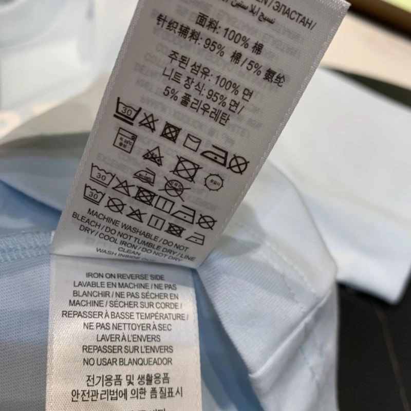 Accurate model Burberry T-Shirts