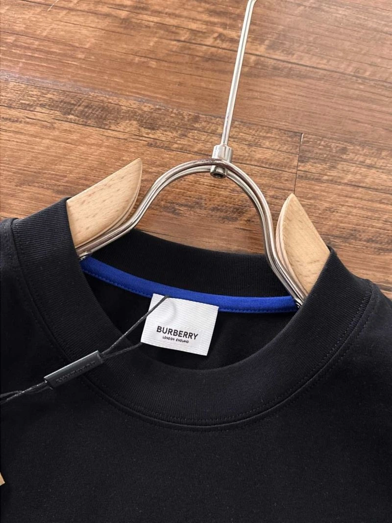 Low-cost Burberry T-Shirts