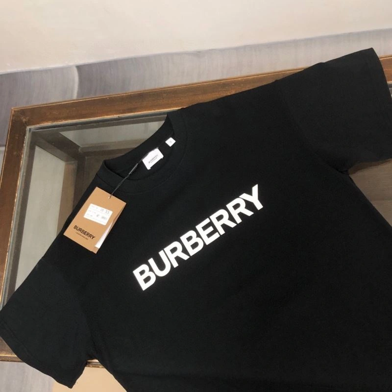 Low-cost Burberry T-Shirts