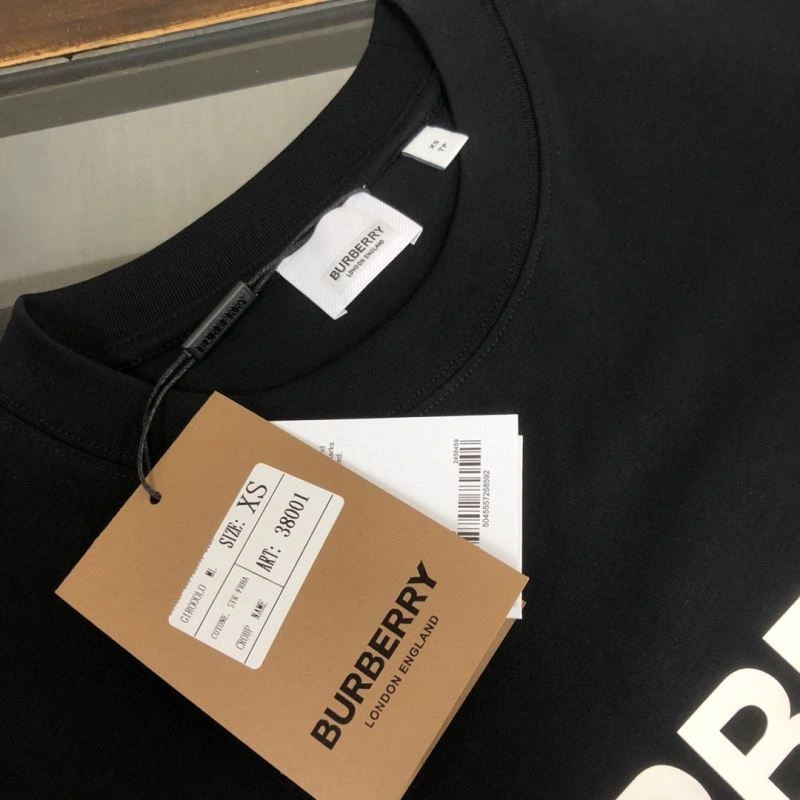 Low-cost Burberry T-Shirts