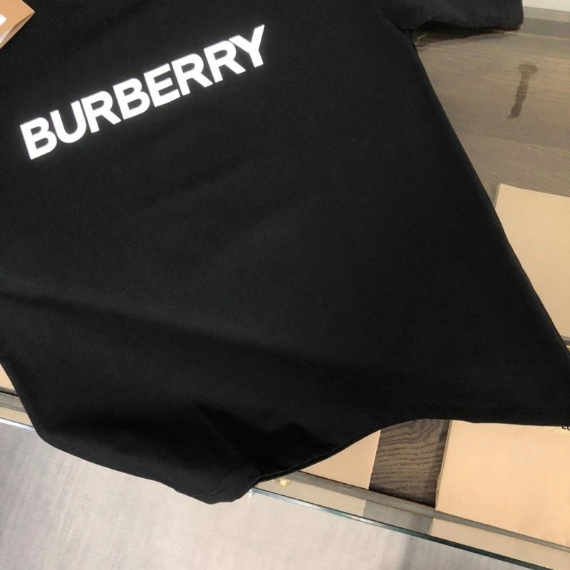 Low-cost Burberry T-Shirts