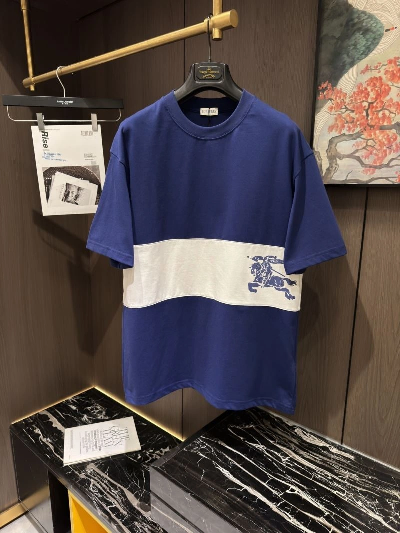 Accurate model Burberry T-Shirts