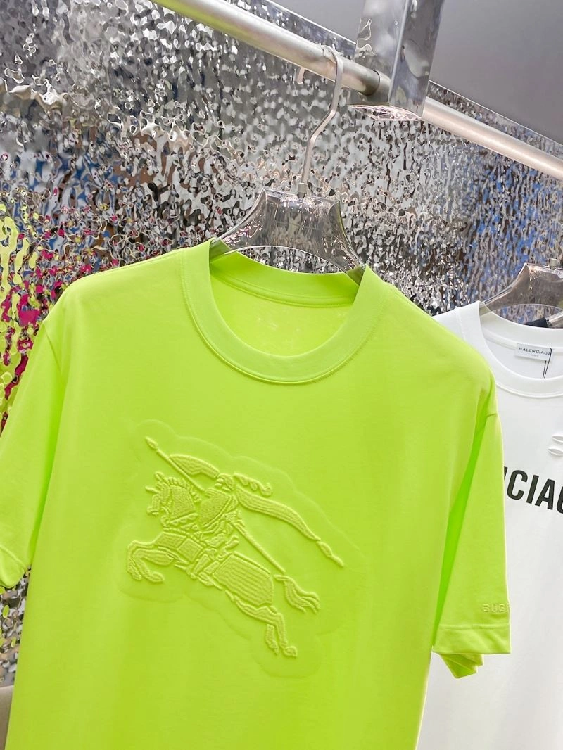 Accurate model Burberry T-Shirts