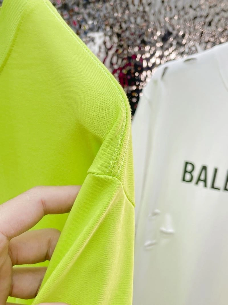 Accurate model Burberry T-Shirts