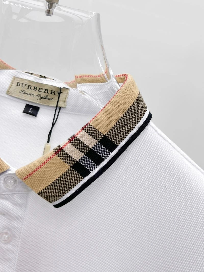 Low-cost Burberry T-Shirts