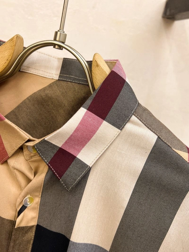 Indistinguishable Burberry T-Shirts