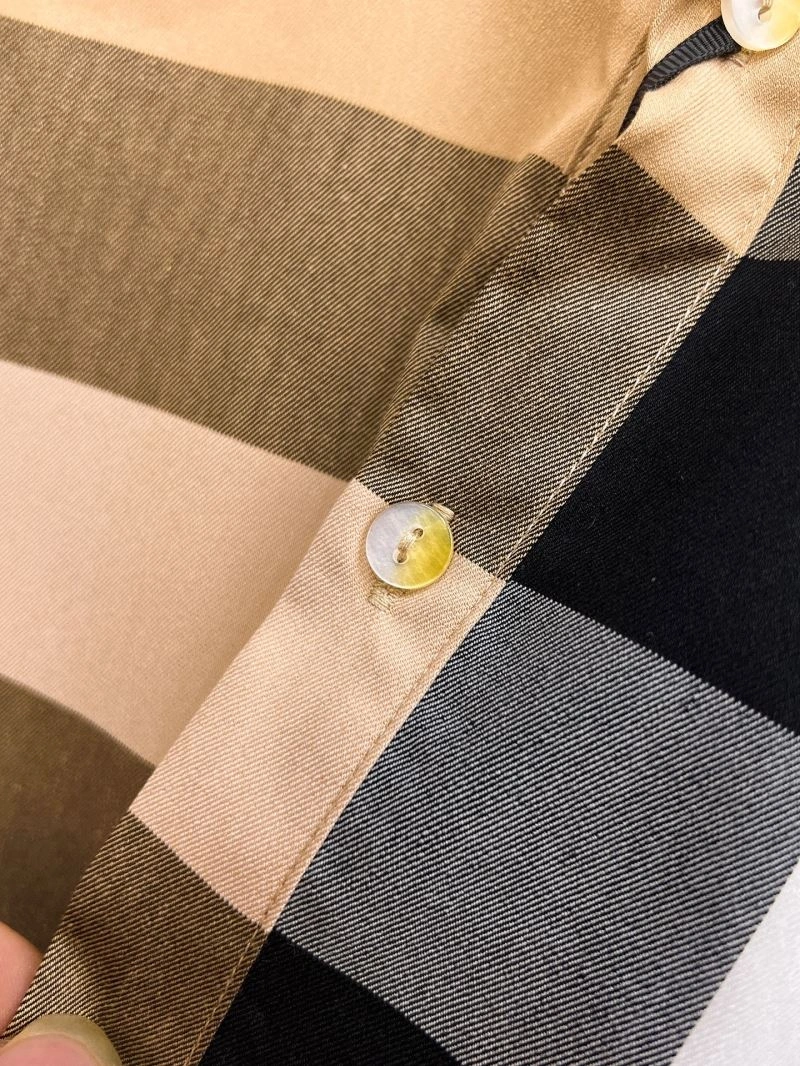 Indistinguishable Burberry T-Shirts
