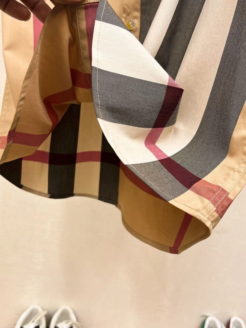 Indistinguishable Burberry T-Shirts