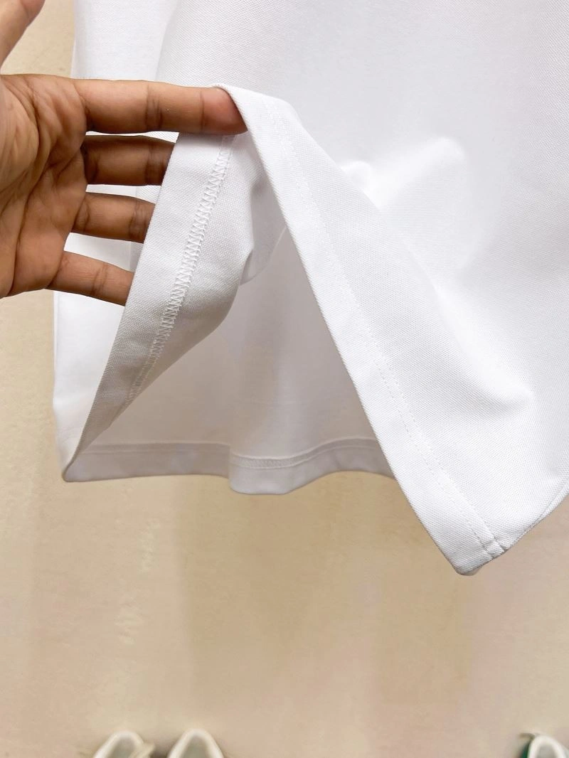 Accurate model Burberry T-Shirts