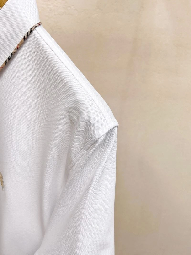 Accurate model Burberry T-Shirts