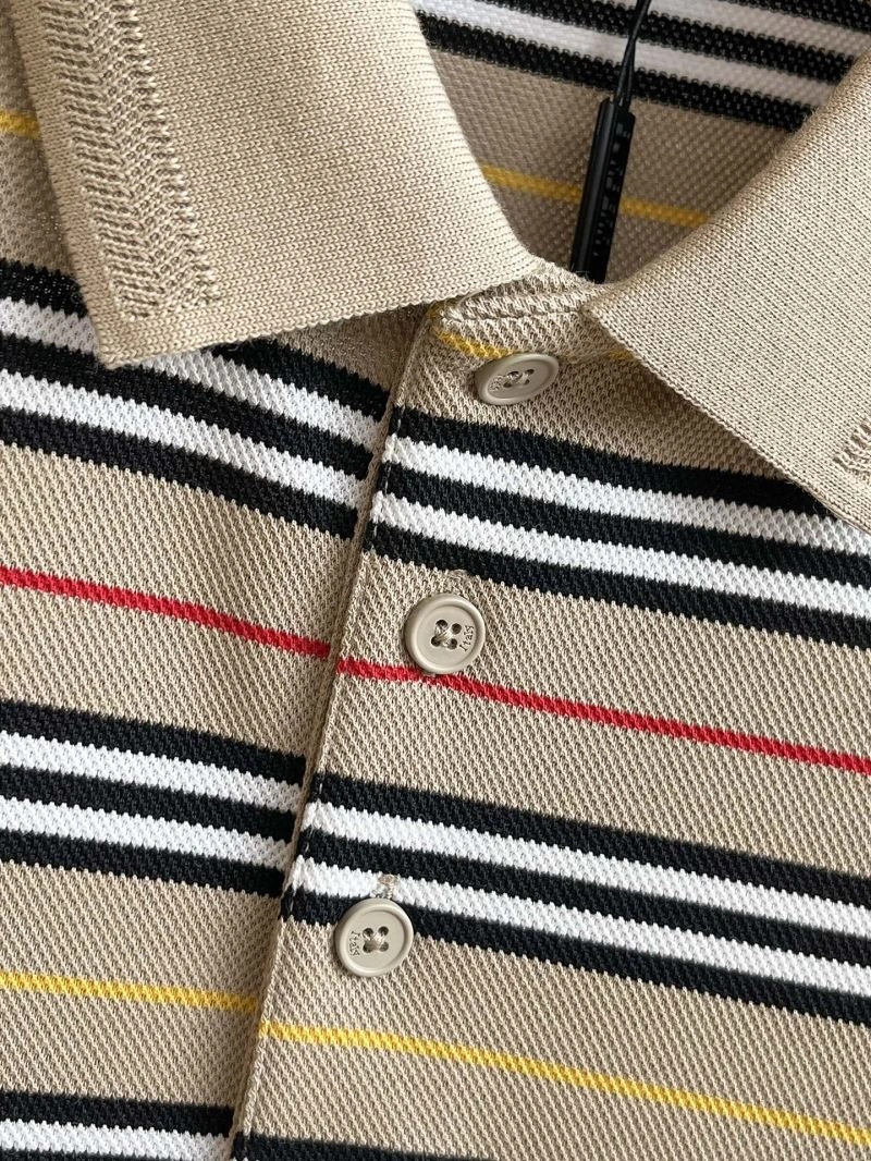 Accurate model Burberry T-Shirts