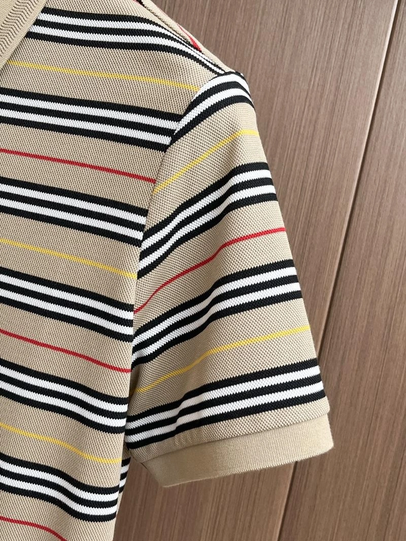 Accurate model Burberry T-Shirts