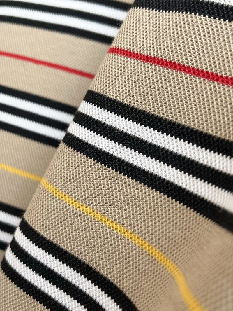 Accurate model Burberry T-Shirts
