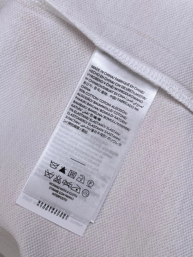 Low-cost Burberry T-Shirts