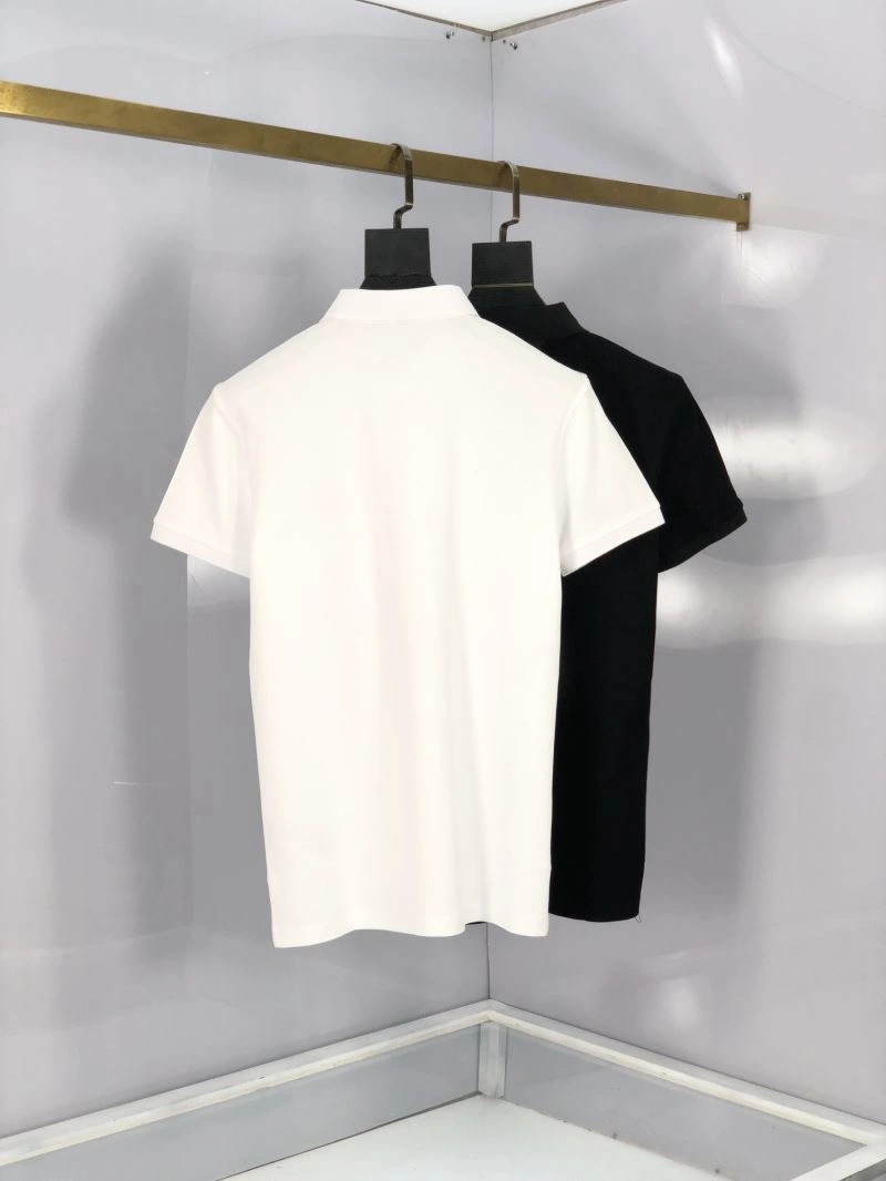 Accurate model Burberry T-Shirts