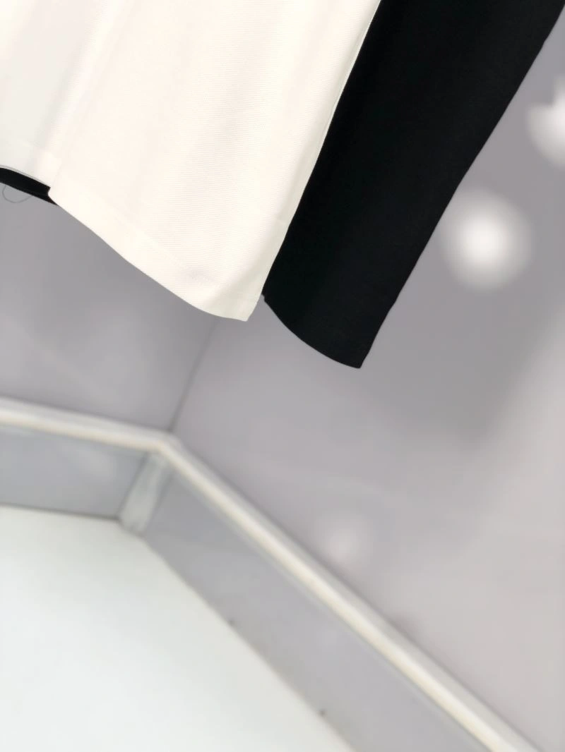 Accurate model Burberry T-Shirts