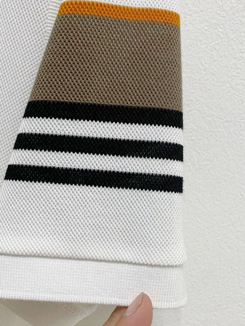 Low-cost Burberry T-Shirts