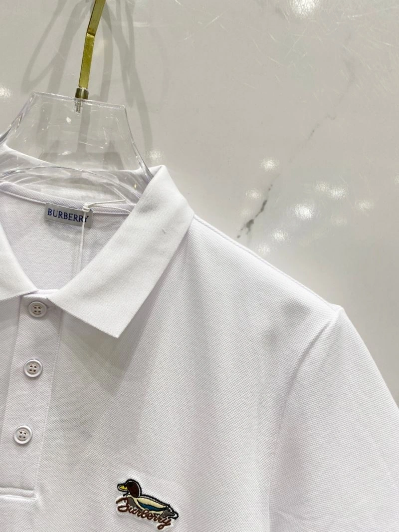 Accurate model Burberry T-Shirts