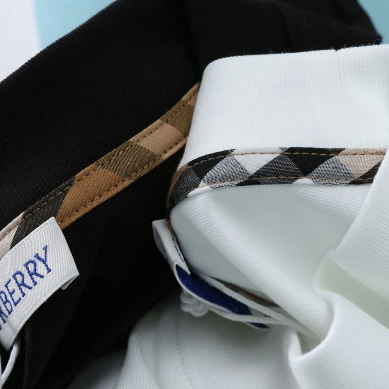 Accurate model Burberry T-Shirts